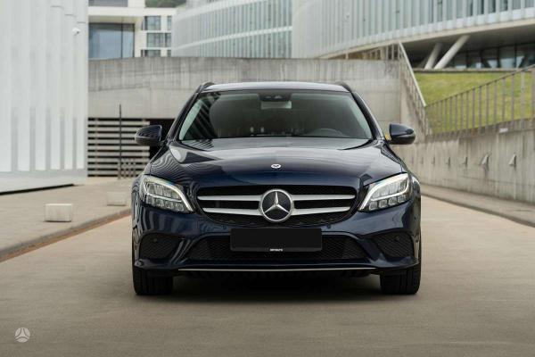 Blue Mercedes-Benz c-220 2018 in Vilnius, with an engine capacity of 1.95 L and mileage of 184 thousand km for 15490 €, photo 6 on AUTOMOTO.COM.LV