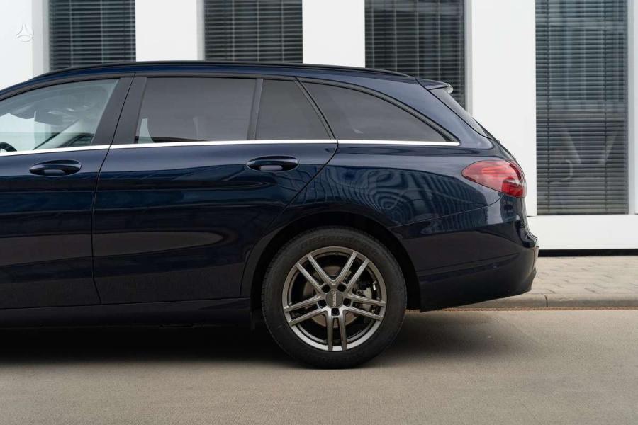 Blue Mercedes-Benz c-220 2018 in Vilnius, with an engine capacity of 1.95 L and mileage of 184 thousand km for 15490 €, photo 11 on AUTOMOTO.COM.LV