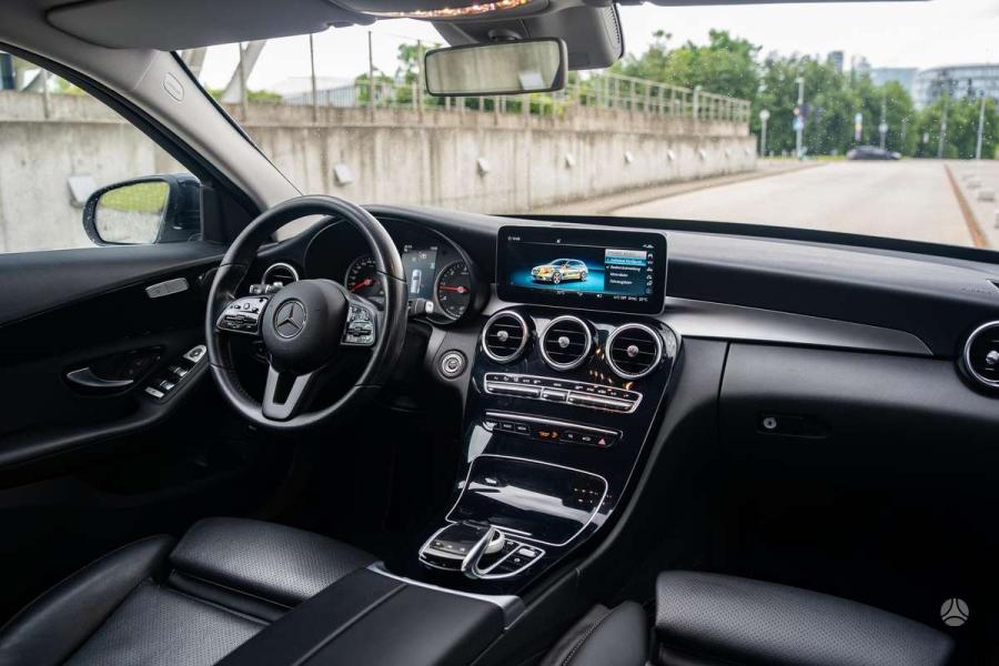 Blue Mercedes-Benz c-220 2018 in Vilnius, with an engine capacity of 1.95 L and mileage of 184 thousand km for 15490 €, photo 13 on AUTOMOTO.COM.LV