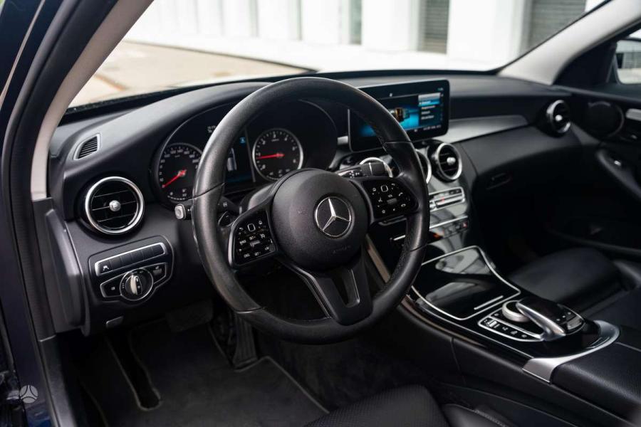 Blue Mercedes-Benz c-220 2018 in Vilnius, with an engine capacity of 1.95 L and mileage of 184 thousand km for 15490 €, photo 14 on AUTOMOTO.COM.LV