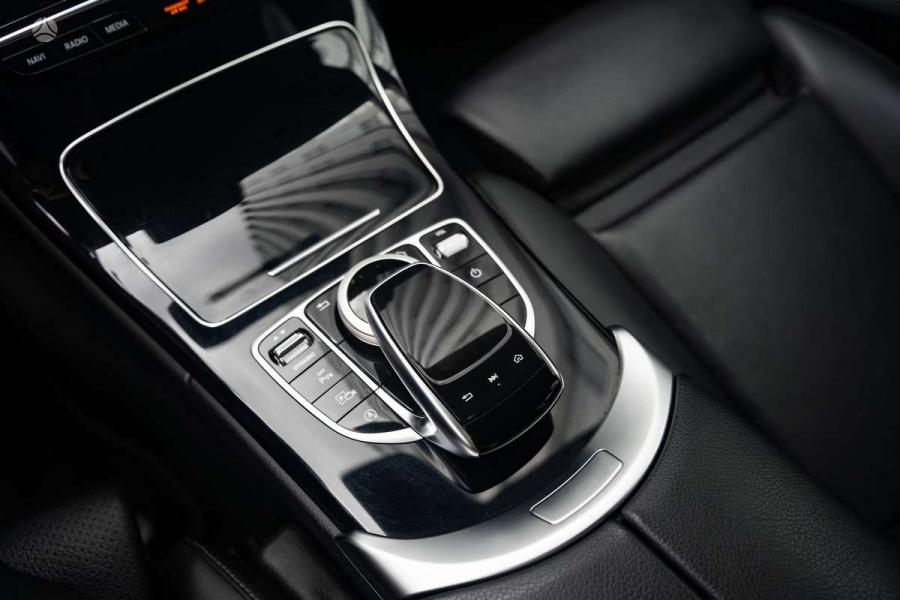 Blue Mercedes-Benz c-220 2018 in Vilnius, with an engine capacity of 1.95 L and mileage of 184 thousand km for 15490 €, photo 18 on AUTOMOTO.COM.LV