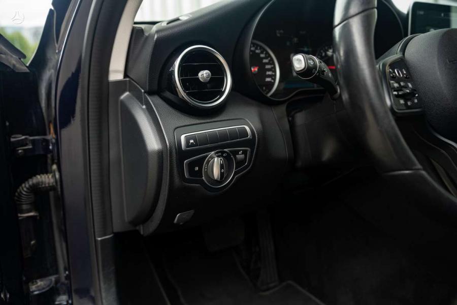 Blue Mercedes-Benz c-220 2018 in Vilnius, with an engine capacity of 1.95 L and mileage of 184 thousand km for 15490 €, photo 23 on AUTOMOTO.COM.LV