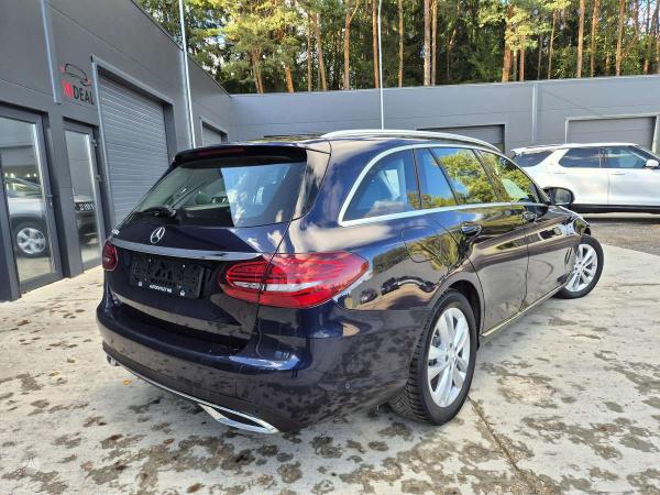 Mercedes-Benz c-220 2018 in Utena on AUTOMOTO.COM.LV Blue Mercedes-Benz c-220 2018 in Utena, with an engine capacity of 1.95 L and mileage of 321 thousand km for 11990 €, photo 5 on AUTOMOTO.COM.LV