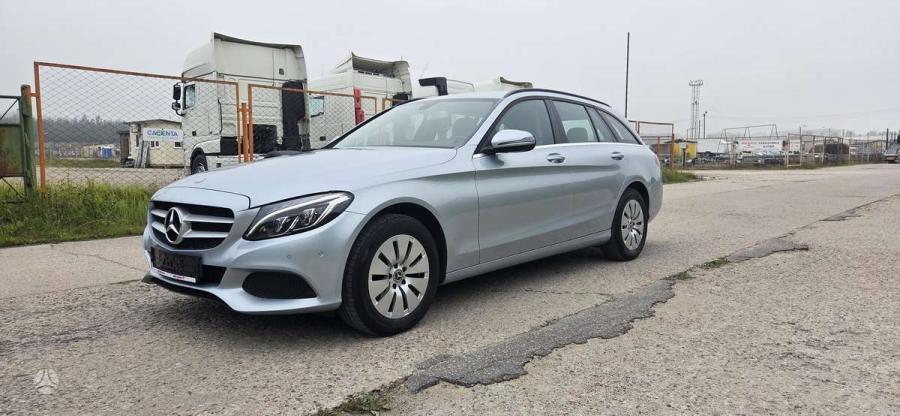 Zils Mercedes-Benz c-220 2018 Viļņa, ar dzinēja tilpumu 2.14 L un nobraukumu 268 tūkst. km par 10200 €, foto 3 vietnē AUTOMOTO.COM.LV