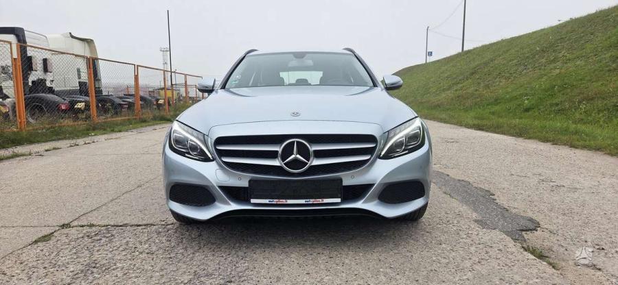 Zils Mercedes-Benz c-220 2018 Viļņa, ar dzinēja tilpumu 2.14 L un nobraukumu 268 tūkst. km par 10200 €, foto 4 vietnē AUTOMOTO.COM.LV