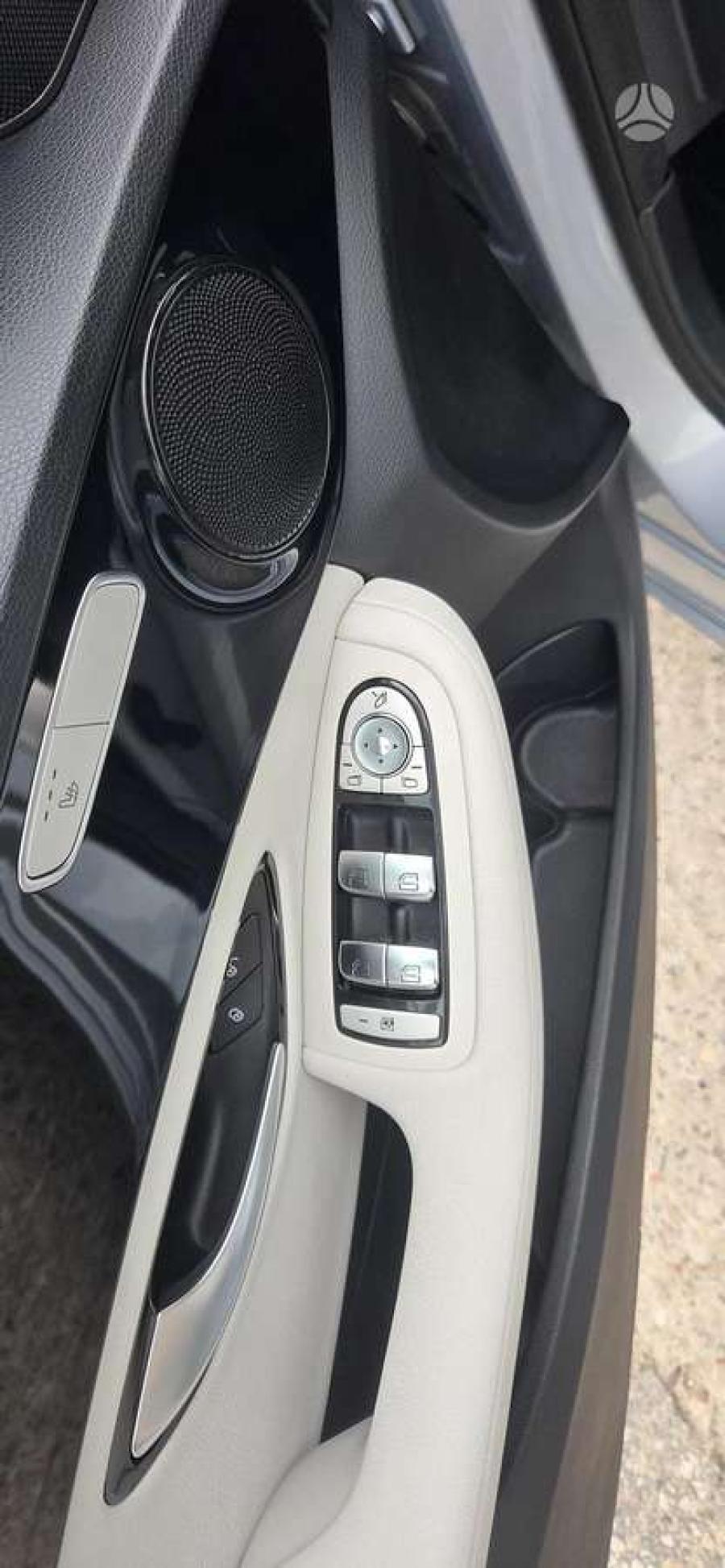 Zils Mercedes-Benz c-220 2018 Viļņa, ar dzinēja tilpumu 2.14 L un nobraukumu 268 tūkst. km par 10200 €, foto 28 vietnē AUTOMOTO.COM.LV