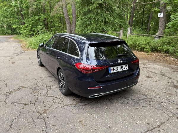 Blue Mercedes-Benz c-220 2022 in Vilnius, with an engine capacity of 2.20 L and mileage of 194 thousand km for 18500 €, photo 4 on AUTOMOTO.COM.LV