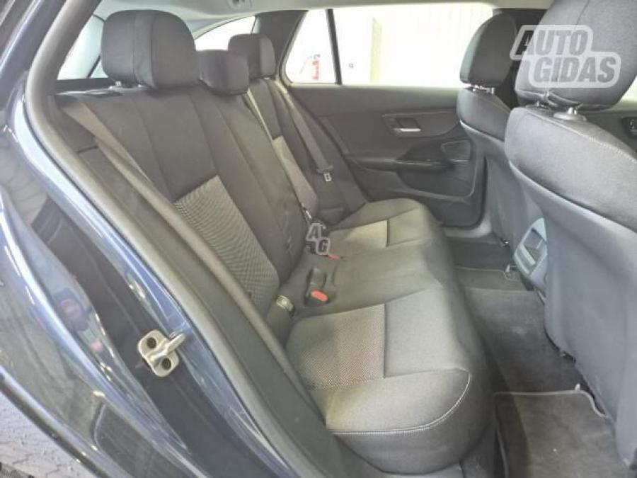 Zils Mercedes-Benz c-220 2023 Viļņa, ar dzinēja tilpumu 2.00 L un nobraukumu 95 tūkst. km par 19100 €, foto 8 vietnē AUTOMOTO.COM.LV