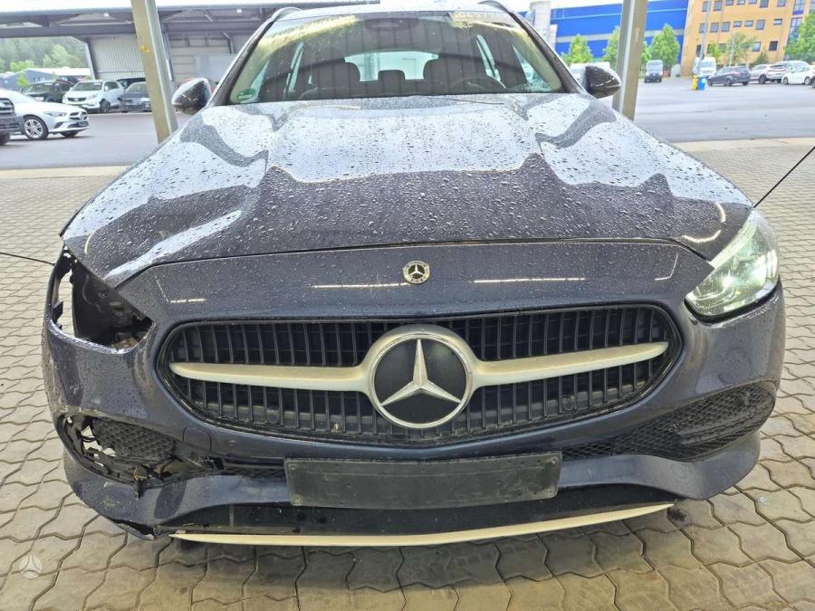 Blue Mercedes-Benz c-220 2023 in Vilnius, with an engine capacity of 1.99 L and mileage of 95 thousand km for 18990 €, photo 8 on AUTOMOTO.COM.LV