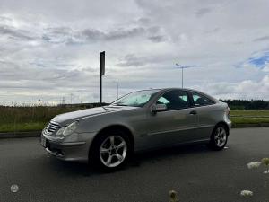 Brūns Mercedes-Benz c-220 2003 Panevēža, ar dzinēja tilpumu 2.15 L un nobraukumu 343 tūkst. km par 1150 €, foto 3 vietnē AUTOMOTO.COM.LV