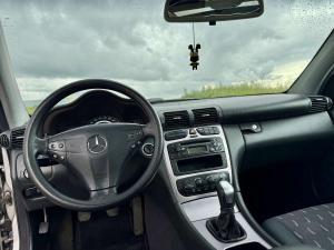 Brūns Mercedes-Benz c-220 2003 Panevēža, ar dzinēja tilpumu 2.15 L un nobraukumu 343 tūkst. km par 1150 €, foto 11 vietnē AUTOMOTO.COM.LV