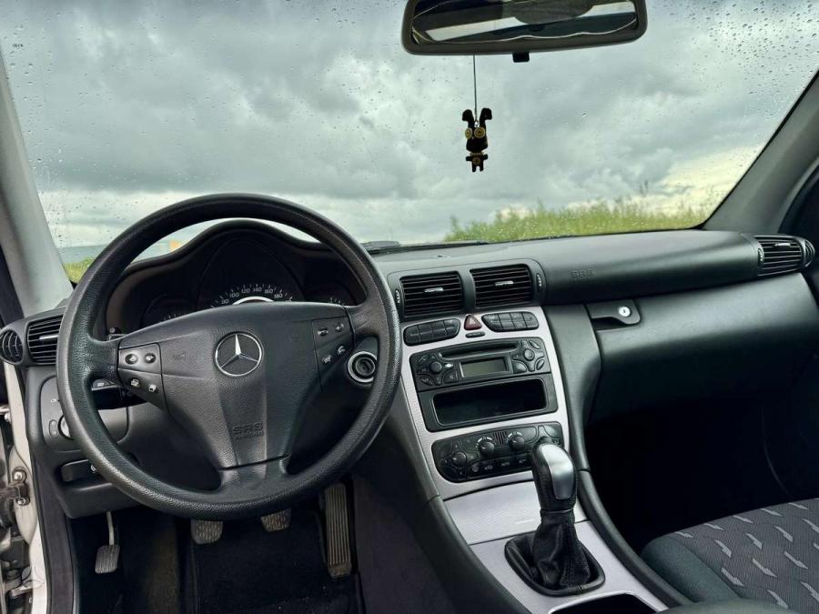 Brūns Mercedes-Benz c-220 2003 Panevēža, ar dzinēja tilpumu 2.15 L un nobraukumu 343 tūkst. km par 1150 €, foto 11 vietnē AUTOMOTO.COM.LV