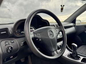 Brūns Mercedes-Benz c-220 2003 Panevēža, ar dzinēja tilpumu 2.15 L un nobraukumu 343 tūkst. km par 1150 €, foto 12 vietnē AUTOMOTO.COM.LV