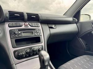 Brūns Mercedes-Benz c-220 2003 Panevēža, ar dzinēja tilpumu 2.15 L un nobraukumu 343 tūkst. km par 1150 €, foto 13 vietnē AUTOMOTO.COM.LV