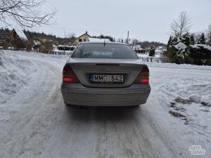 Brown Mercedes-Benz c-220 2003 in Mazeikiai, with an engine capacity of 2.20 L and mileage of 400 thousand km for 2250 €, photo 6 on AUTOMOTO.COM.LV