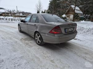Brown Mercedes-Benz c-220 2003 in Mazeikiai, with an engine capacity of 2.20 L and mileage of 400 thousand km for 2250 €, photo 7 on AUTOMOTO.COM.LV