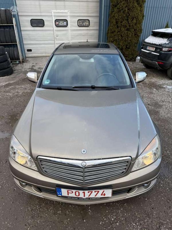 Brūns Mercedes-Benz c-220 2007 Jurbarkas, ar dzinēja tilpumu 2.15 L un nobraukumu 272 tūkst. km par 3799 €, foto 3 vietnē AUTOMOTO.COM.LV