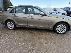 Brown Mercedes-Benz c-220 2007 in Jurbarkas, with an engine capacity of 2.15 L and mileage of 272 thousand km for 3799 €, photo 5 on AUTOMOTO.COM.LV