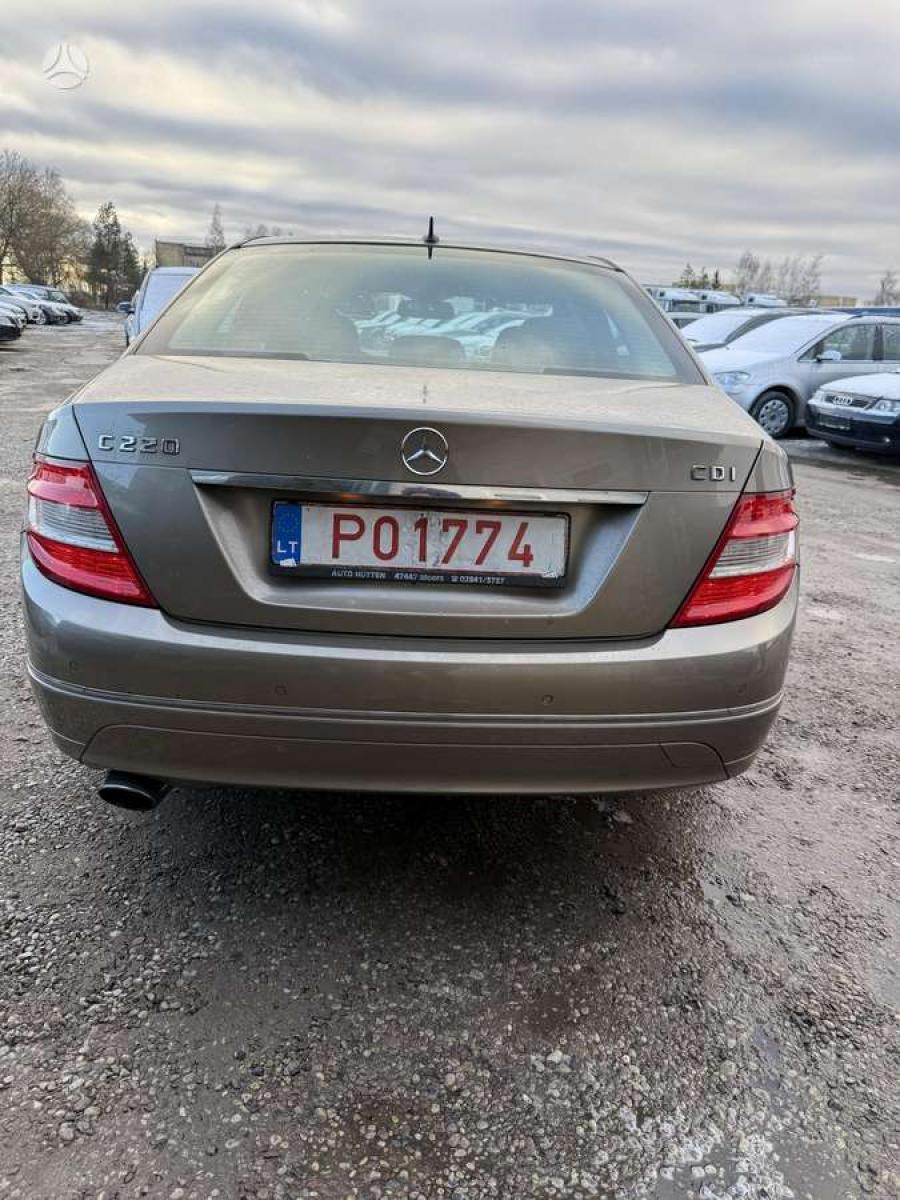 Brown Mercedes-Benz c-220 2007 in Jurbarkas, with an engine capacity of 2.15 L and mileage of 272 thousand km for 3799 €, photo 7 on AUTOMOTO.COM.LV