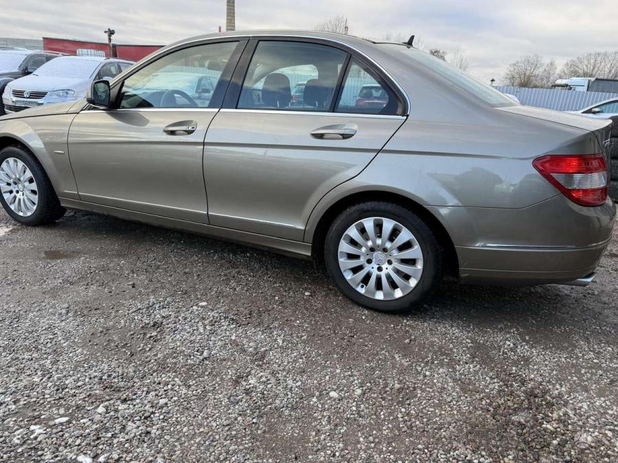 Brown Mercedes-Benz c-220 2007 in Jurbarkas, with an engine capacity of 2.15 L and mileage of 272 thousand km for 3799 €, photo 11 on AUTOMOTO.COM.LV