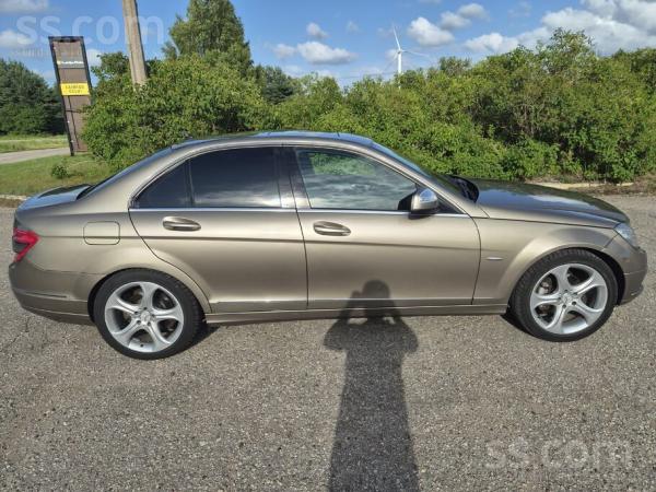 Brūns Mercedes-Benz c-220 2008 Liepāja, ar dzinēja tilpumu 2.20 L un nobraukumu 290 tūkst. km par 4000 €, foto 2 vietnē AUTOMOTO.COM.LV