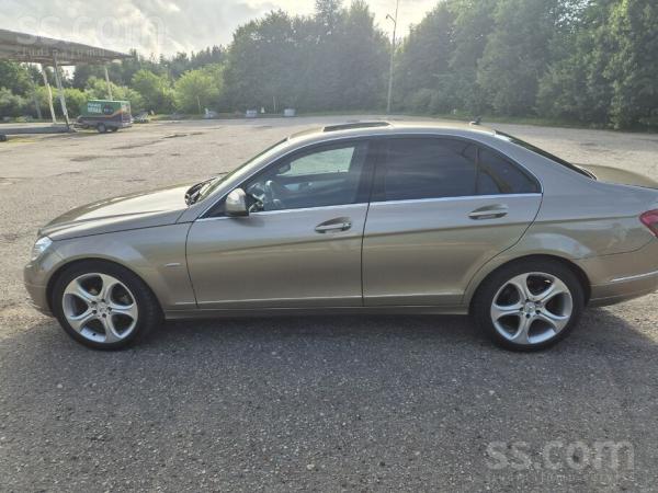 Brūns Mercedes-Benz c-220 2008 Liepāja, ar dzinēja tilpumu 2.20 L un nobraukumu 290 tūkst. km par 4000 €, foto 4 vietnē AUTOMOTO.COM.LV
