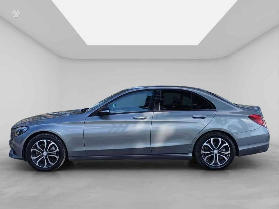 Brown Mercedes-Benz c-220 2015 in Vilnius, with an engine capacity of 1.60 L and mileage of 217 thousand km for 11800 €, photo 3 on AUTOMOTO.COM.LV