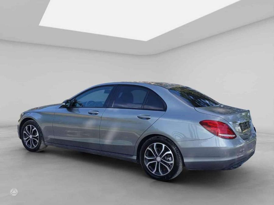 Brown Mercedes-Benz c-220 2015 in Vilnius, with an engine capacity of 1.60 L and mileage of 217 thousand km for 11800 €, photo 4 on AUTOMOTO.COM.LV