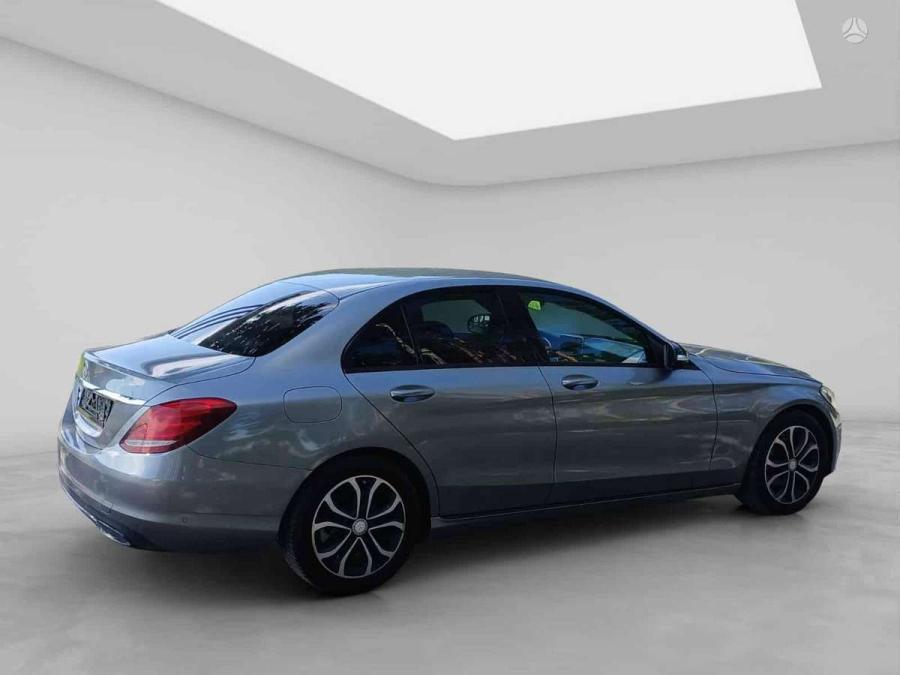 Brown Mercedes-Benz c-220 2015 in Vilnius, with an engine capacity of 1.60 L and mileage of 217 thousand km for 11800 €, photo 6 on AUTOMOTO.COM.LV
