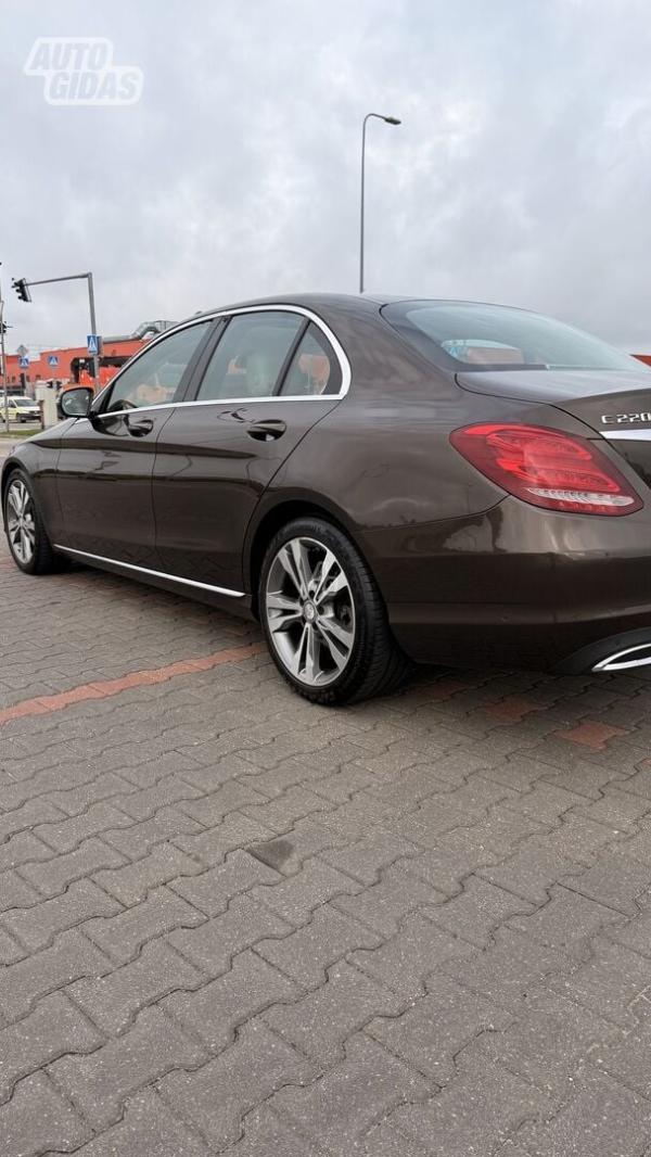 Brown Mercedes-Benz c-220 2017 in Vilnius, with an engine capacity of 2.20 L and mileage of 144 thousand km for 16800 €, photo 4 on AUTOMOTO.COM.LV