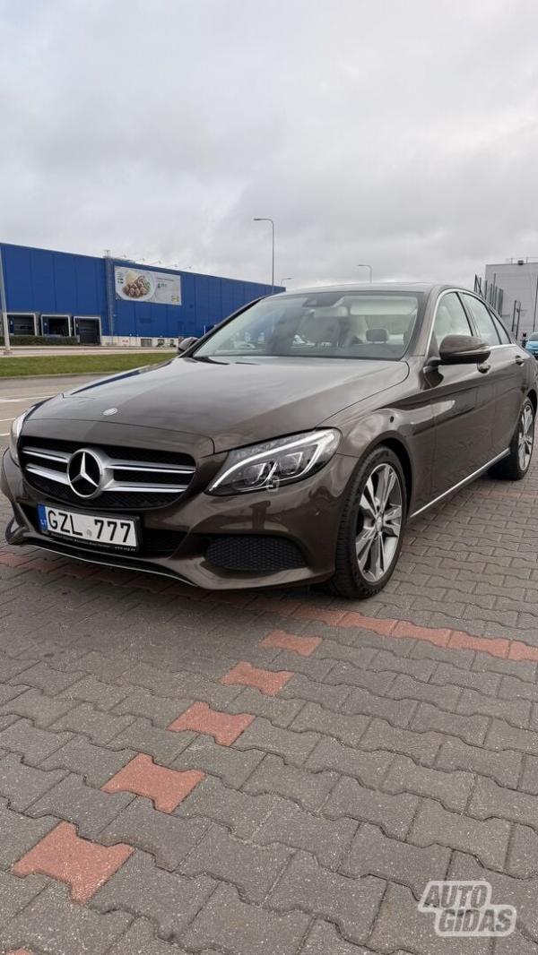Brown Mercedes-Benz c-220 2017 in Vilnius, with an engine capacity of 2.20 L and mileage of 144 thousand km for 16800 €, photo 6 on AUTOMOTO.COM.LV