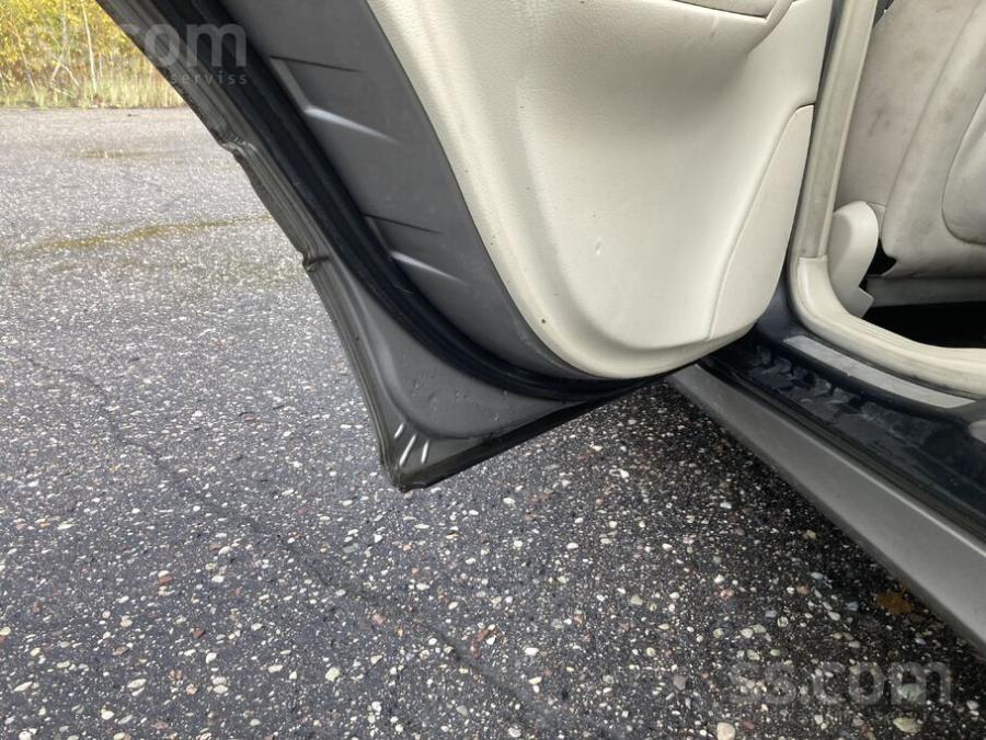 Brūns Mercedes-Benz c-220 2004 Rīga, ar dzinēja tilpumu 2.20 L un nobraukumu 254 tūkst. km par 1650 €, foto 13 vietnē AUTOMOTO.COM.LV