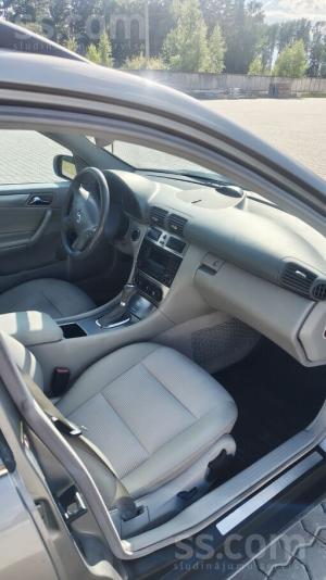 Brown Mercedes-Benz c-220 2006 in Ogre, with an engine capacity of 2.20 L and mileage of 355 thousand km for 3000 €, photo 5 on AUTOMOTO.COM.LV