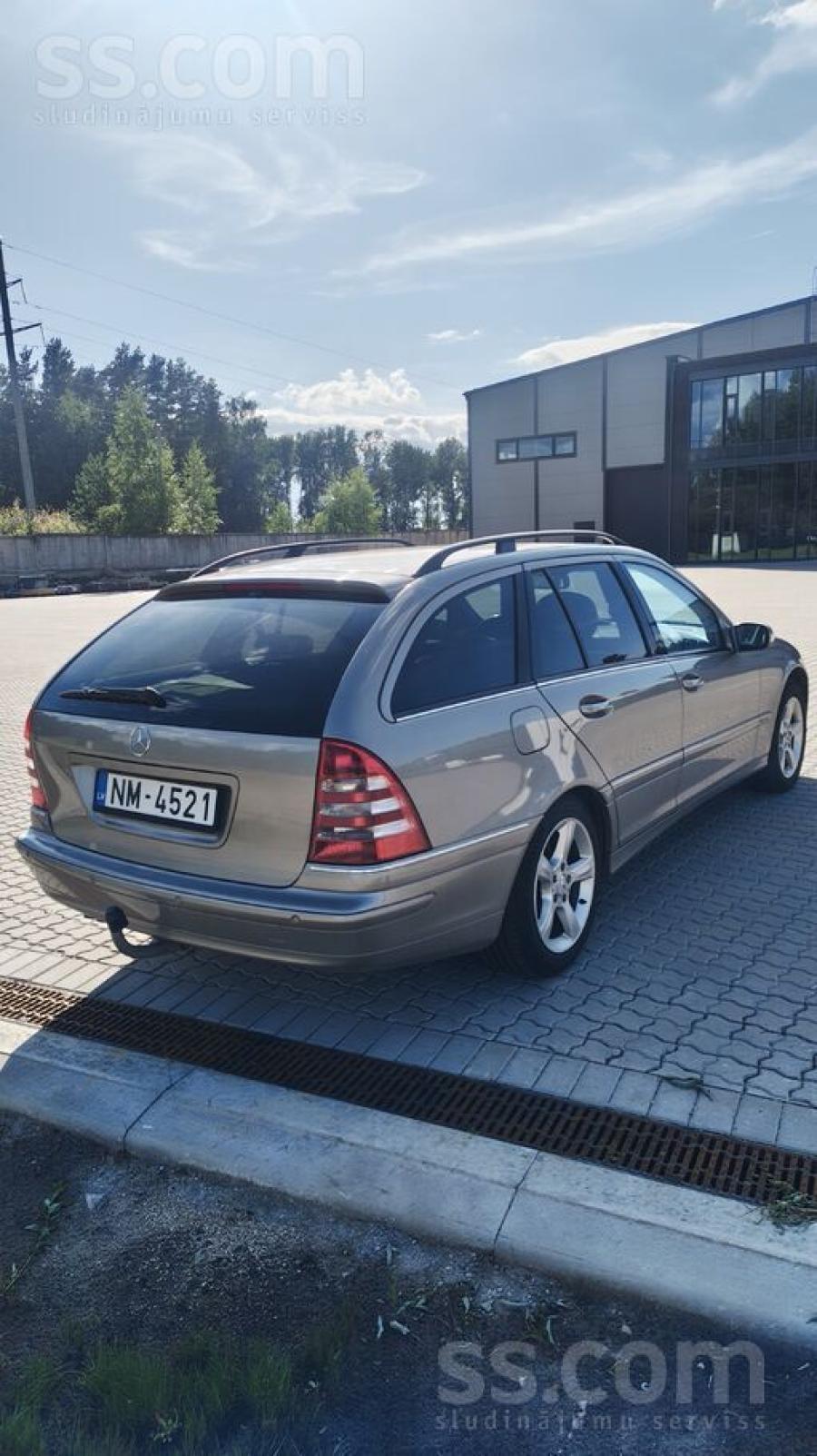 Brown Mercedes-Benz c-220 2006 in Ogre, with an engine capacity of 2.20 L and mileage of 355 thousand km for 3000 €, photo 8 on AUTOMOTO.COM.LV