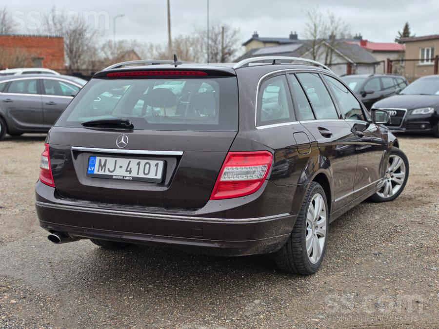 Brown Mercedes-Benz c-220 2010 in Liepaja, with an engine capacity of 2.20 L and mileage of 309 thousand km for 5000 €, photo 3 on AUTOMOTO.COM.LV