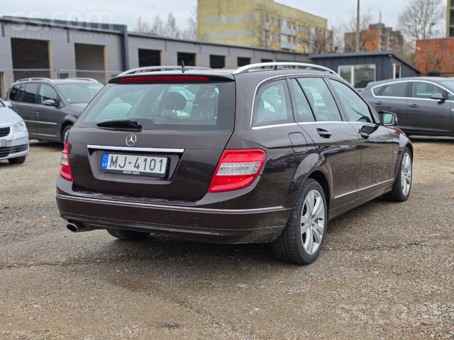 Brown Mercedes-Benz c-220 2010 in Liepaja, with an engine capacity of 2.20 L and mileage of 309 thousand km for 5000 €, photo 7 on AUTOMOTO.COM.LV
