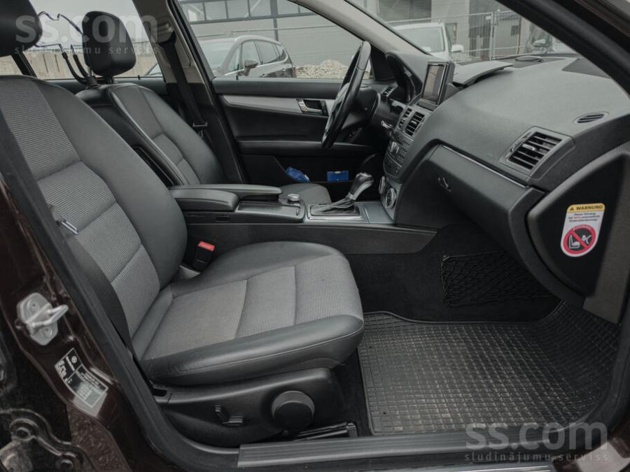 Brown Mercedes-Benz c-220 2010 in Liepaja, with an engine capacity of 2.20 L and mileage of 309 thousand km for 5000 €, photo 17 on AUTOMOTO.COM.LV