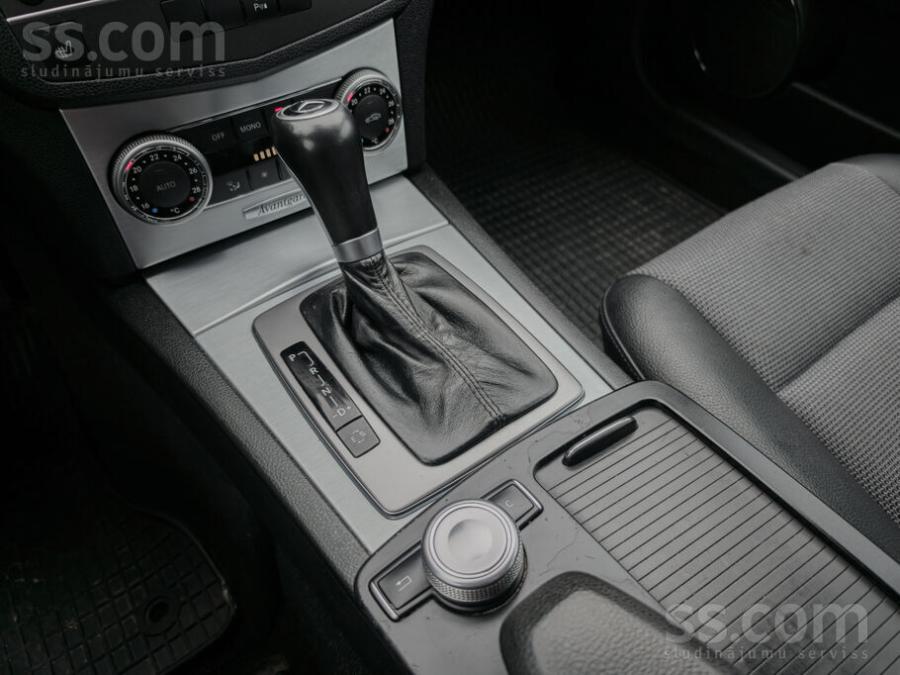 Brown Mercedes-Benz c-220 2010 in Liepaja, with an engine capacity of 2.20 L and mileage of 309 thousand km for 5000 €, photo 24 on AUTOMOTO.COM.LV
