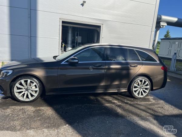 Brown Mercedes-Benz c-220 2015 in Trakai, with an engine capacity of 2.10 L and mileage of 315 thousand km for 10300 €, photo 4 on AUTOMOTO.COM.LV