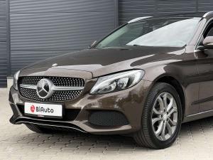 Brown Mercedes-Benz c-220 2015 in Utena, with an engine capacity of 2.20 L and mileage of 281 thousand km for 11350 €, photo 5 on AUTOMOTO.COM.LV