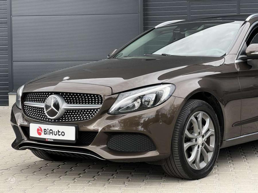 Brown Mercedes-Benz c-220 2015 in Utena, with an engine capacity of 2.20 L and mileage of 281 thousand km for 11350 €, photo 5 on AUTOMOTO.COM.LV
