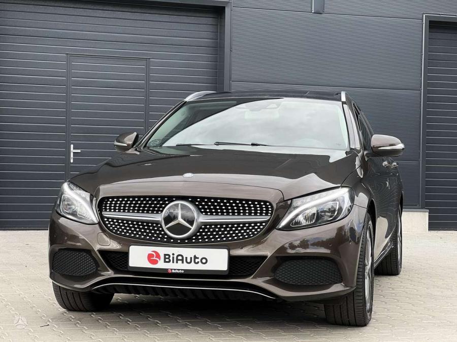 Brown Mercedes-Benz c-220 2015 in Utena, with an engine capacity of 2.20 L and mileage of 281 thousand km for 11350 €, photo 7 on AUTOMOTO.COM.LV