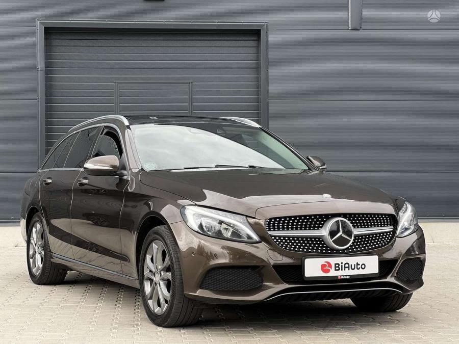 Brown Mercedes-Benz c-220 2015 in Utena, with an engine capacity of 2.20 L and mileage of 281 thousand km for 11350 €, photo 8 on AUTOMOTO.COM.LV