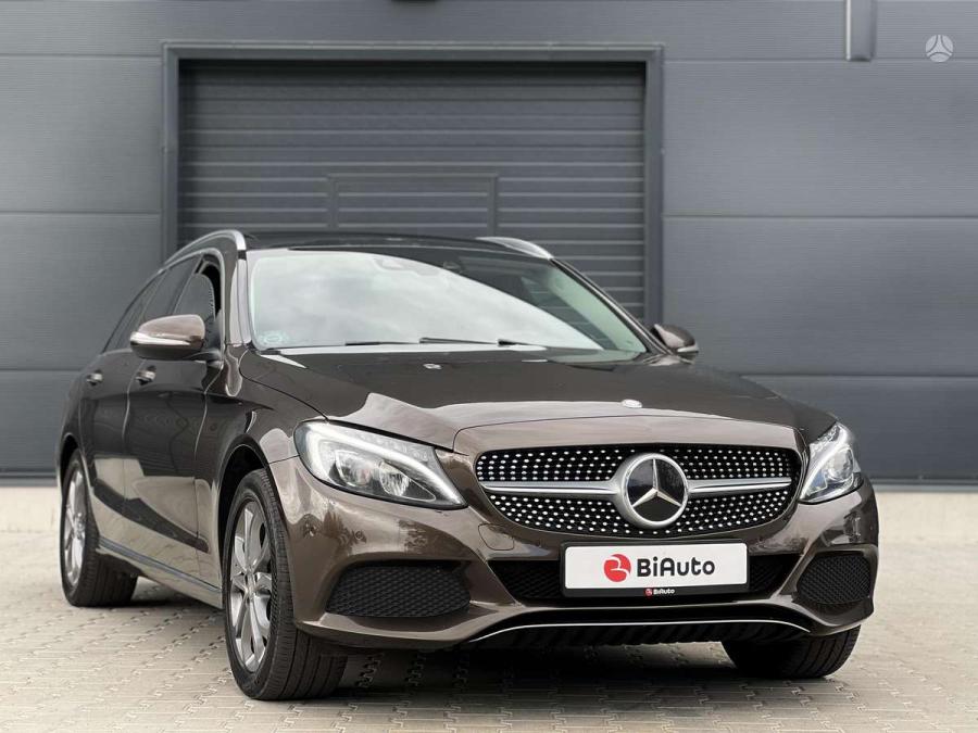 Brown Mercedes-Benz c-220 2015 in Utena, with an engine capacity of 2.20 L and mileage of 281 thousand km for 11350 €, photo 9 on AUTOMOTO.COM.LV