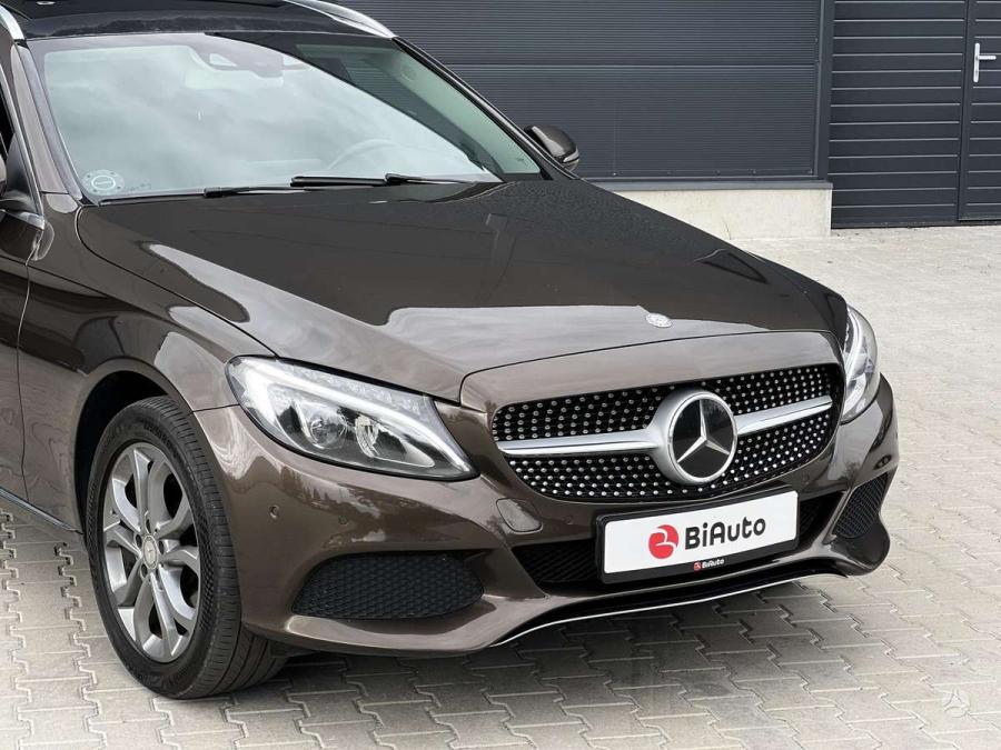 Brown Mercedes-Benz c-220 2015 in Utena, with an engine capacity of 2.20 L and mileage of 281 thousand km for 11350 €, photo 12 on AUTOMOTO.COM.LV