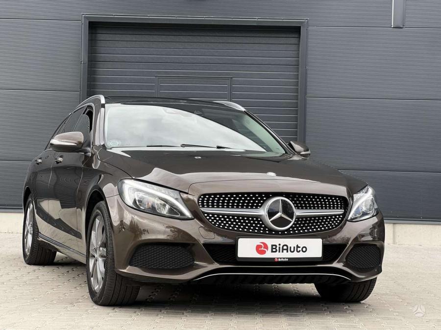 Brown Mercedes-Benz c-220 2015 in Utena, with an engine capacity of 2.20 L and mileage of 281 thousand km for 11350 €, photo 14 on AUTOMOTO.COM.LV