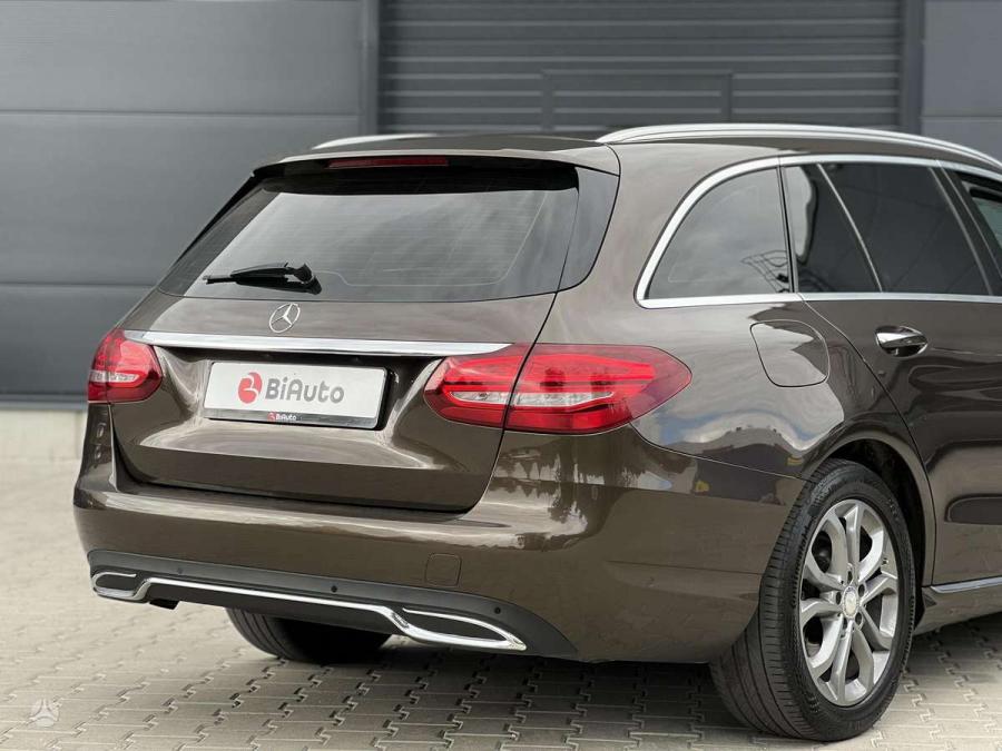 Brown Mercedes-Benz c-220 2015 in Utena, with an engine capacity of 2.20 L and mileage of 281 thousand km for 11350 €, photo 20 on AUTOMOTO.COM.LV