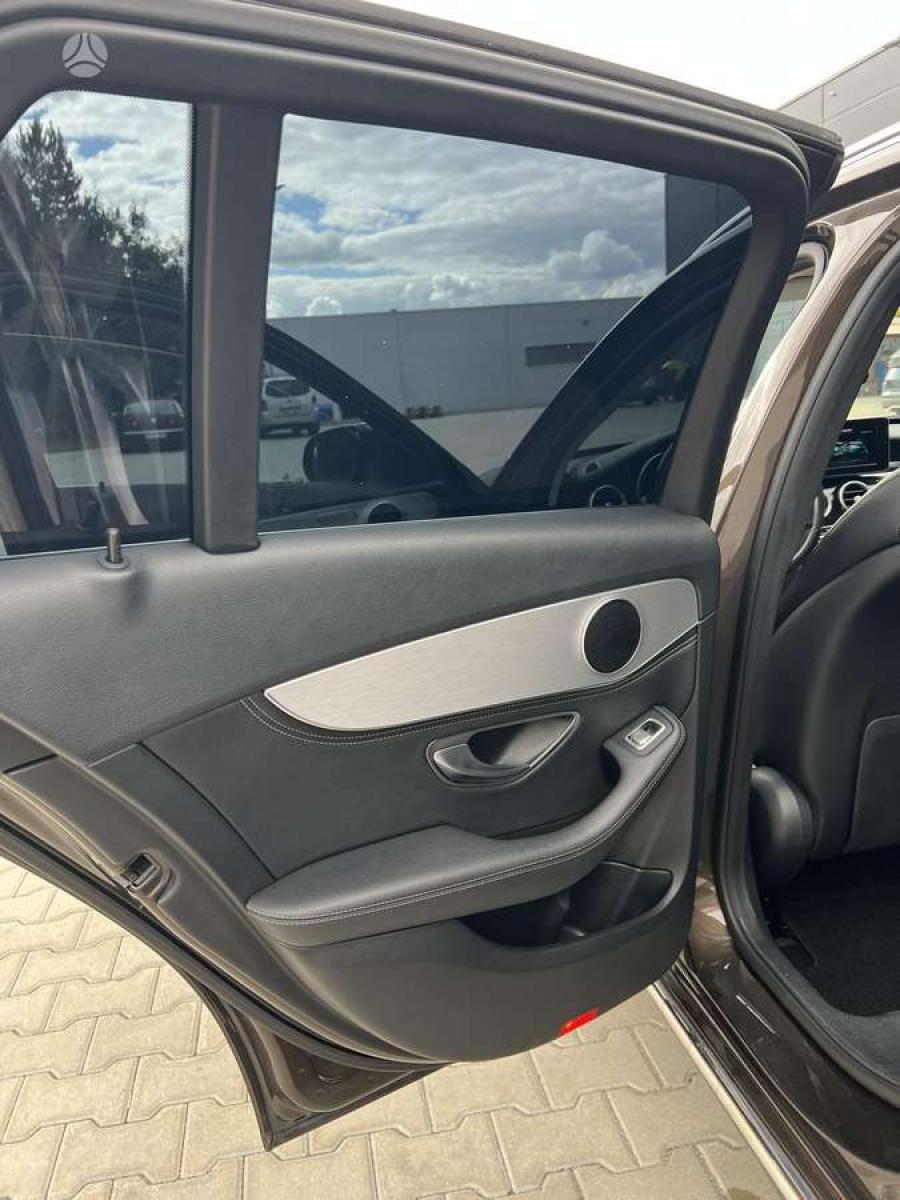 Brown Mercedes-Benz c-220 2015 in Utena, with an engine capacity of 2.20 L and mileage of 281 thousand km for 11350 €, photo 34 on AUTOMOTO.COM.LV