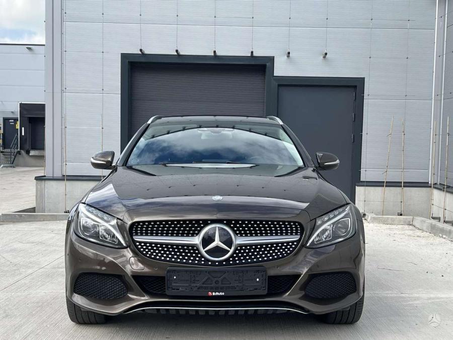 Brūns Mercedes-Benz c-220 2015 Utena, ar dzinēja tilpumu 2.14 L un nobraukumu 286 tūkst. km par 11799 €, foto 7 vietnē AUTOMOTO.COM.LV