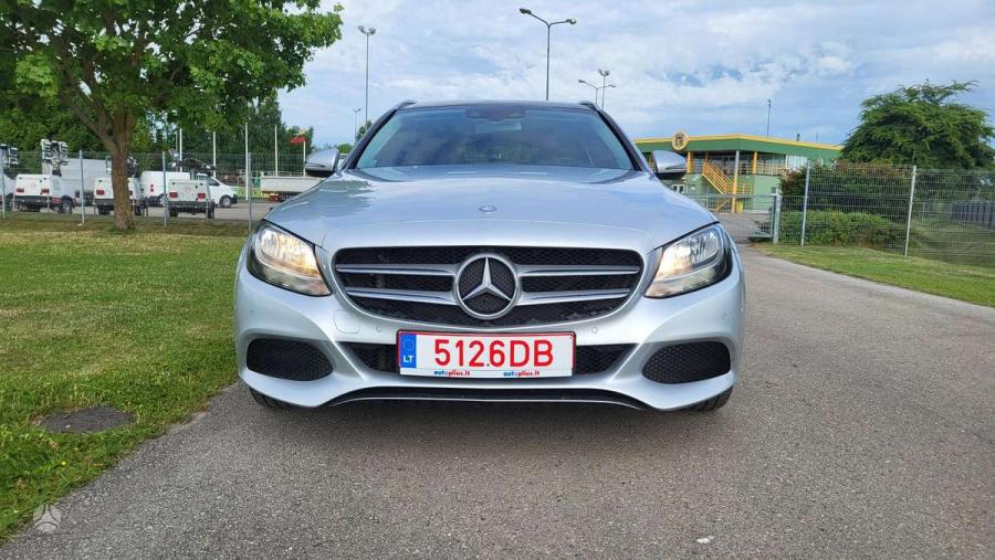Brown Mercedes-Benz c-220 2016 in Siauliai, with an engine capacity of 2.14 L and mileage of 196 thousand km for 10650 €, photo 3 on AUTOMOTO.COM.LV